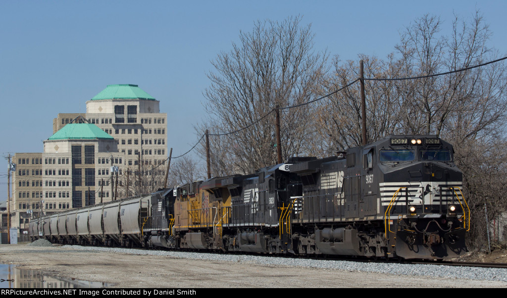 NS 9067 leads 40D.